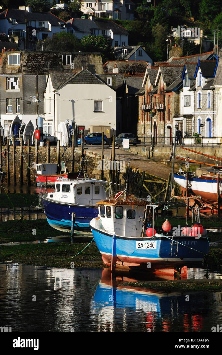 Looe village hi-res stock photography and images - Alamy