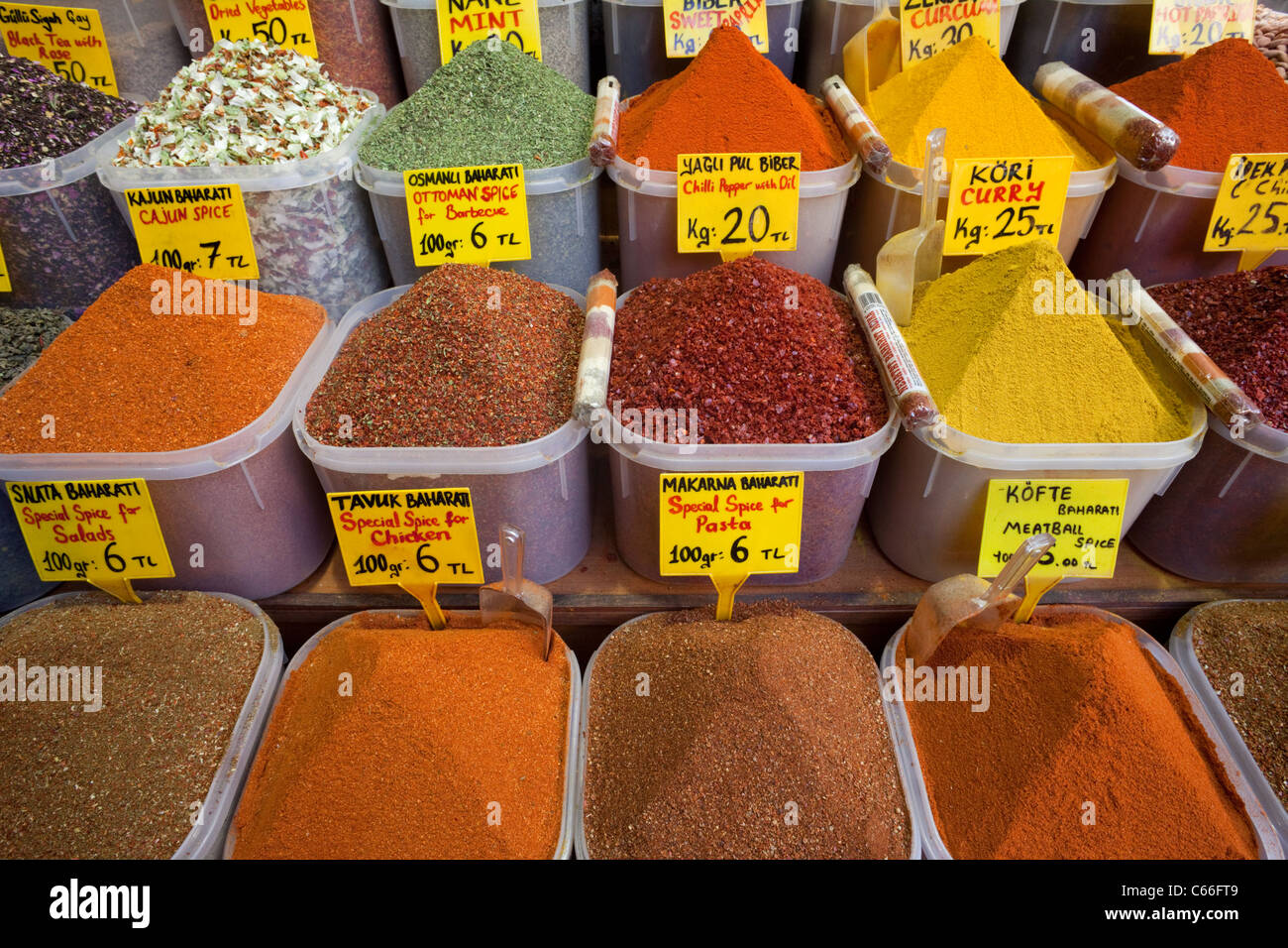 Turkey, Istanbul, Sultanahmet, Spice Bazaar, Spice Shop Display Stock ...