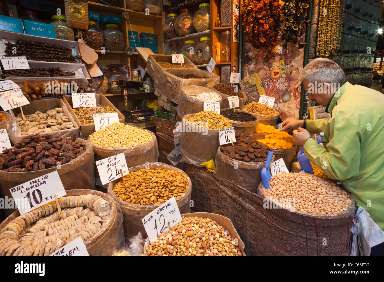 Turkey, Istanbul, Sultanahmet, Spice Bazaar, Nuts and Dried Fruits Shop ...
