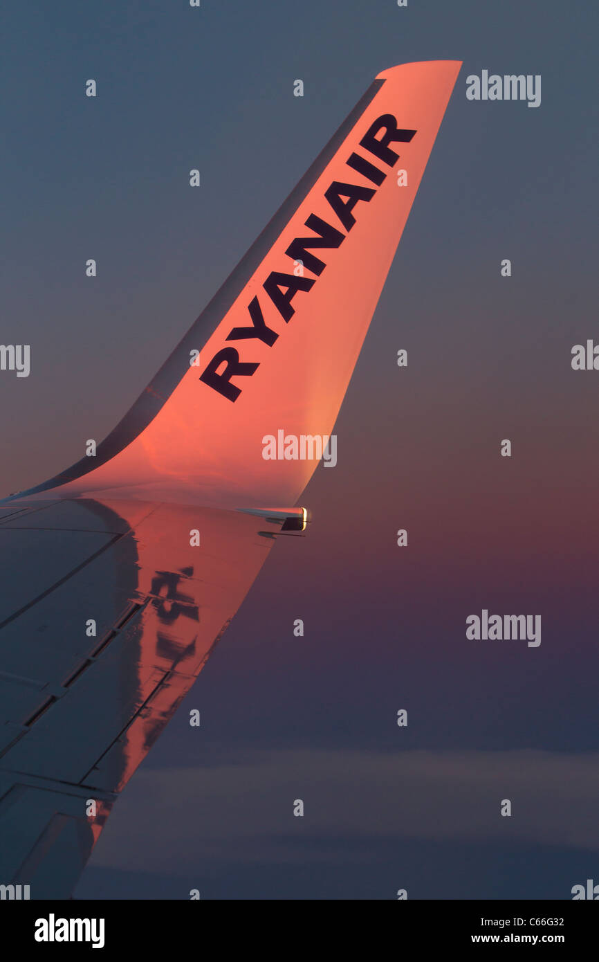 Ryanair Company Logo Stock Photos & Ryanair Company Logo Stock Images ...