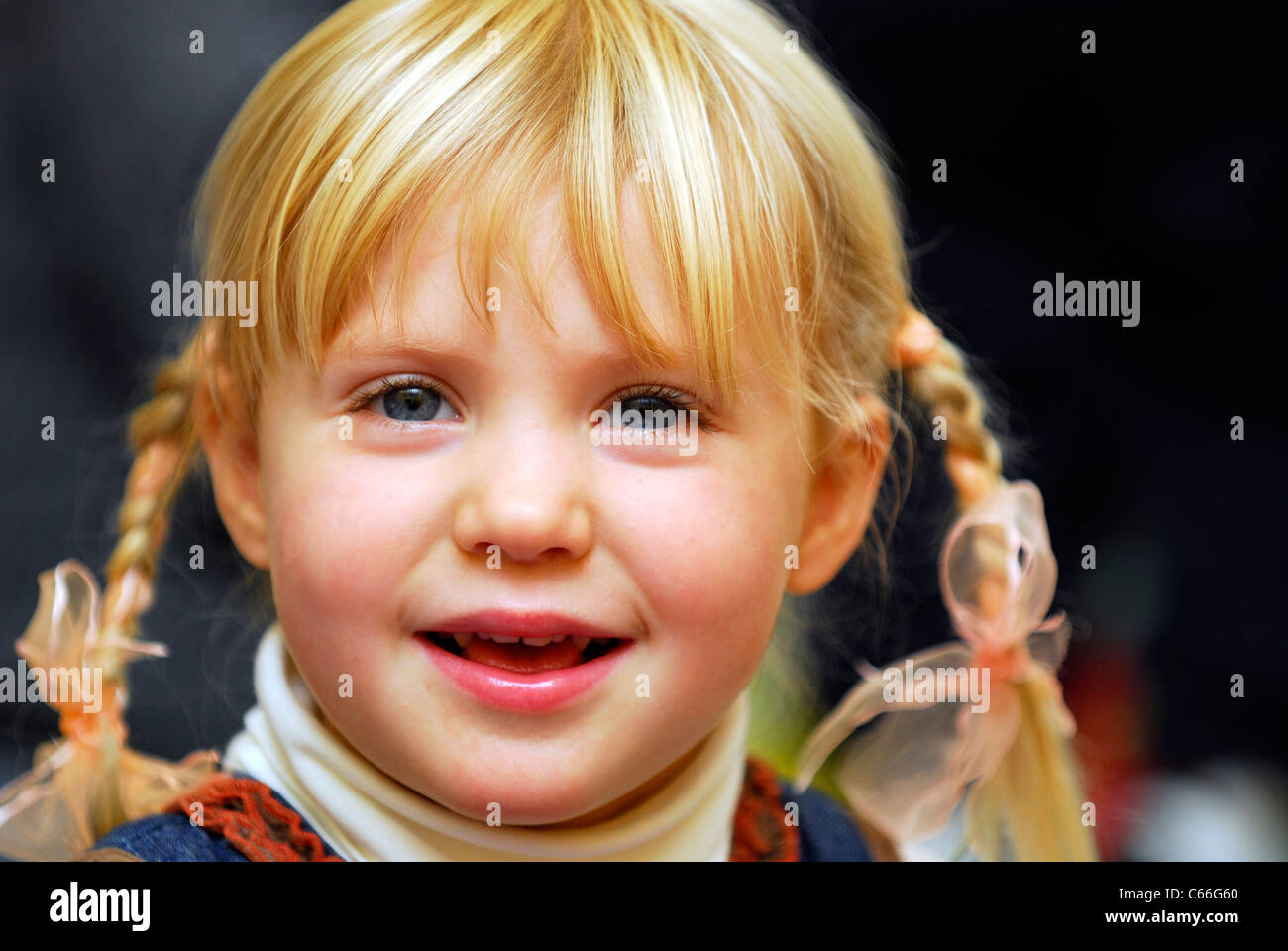 Creche children hi-res stock photography and images - Alamy