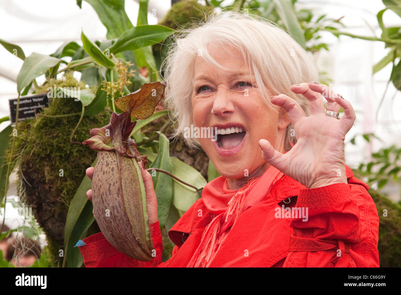 Chelsea Flower Show 2011, Dame Helen Mirren with carnivorous plant ...