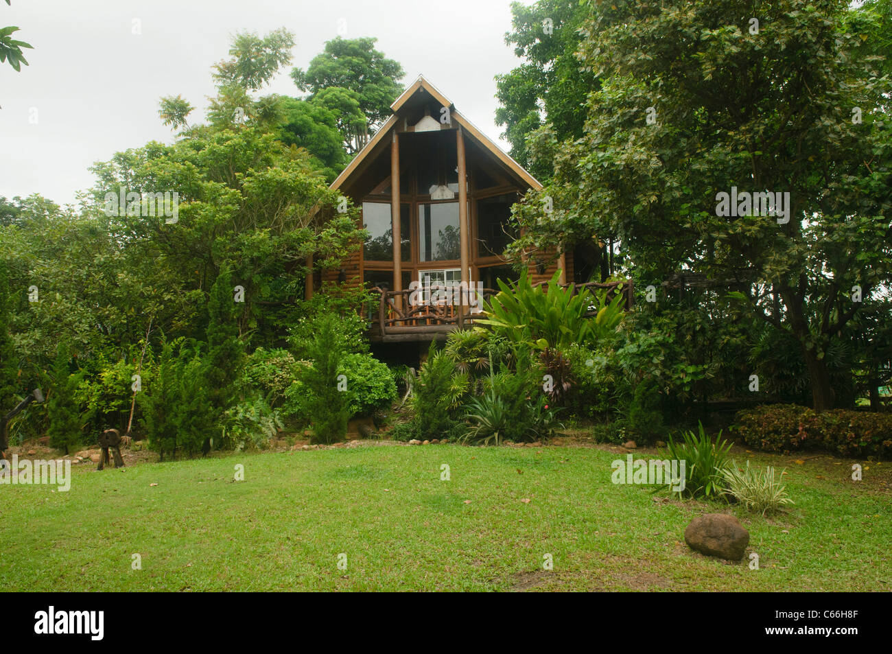beautiful wooden log cabin near Chiang Mai, Thailand Stock Photo - Alamy