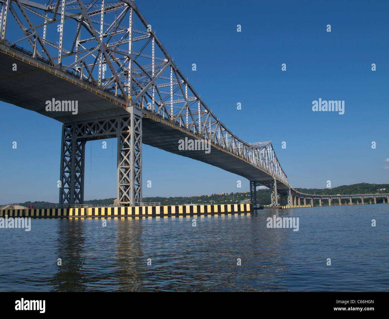 Tappan Zee Bridge over the Hudson river Stock Photo - Alamy