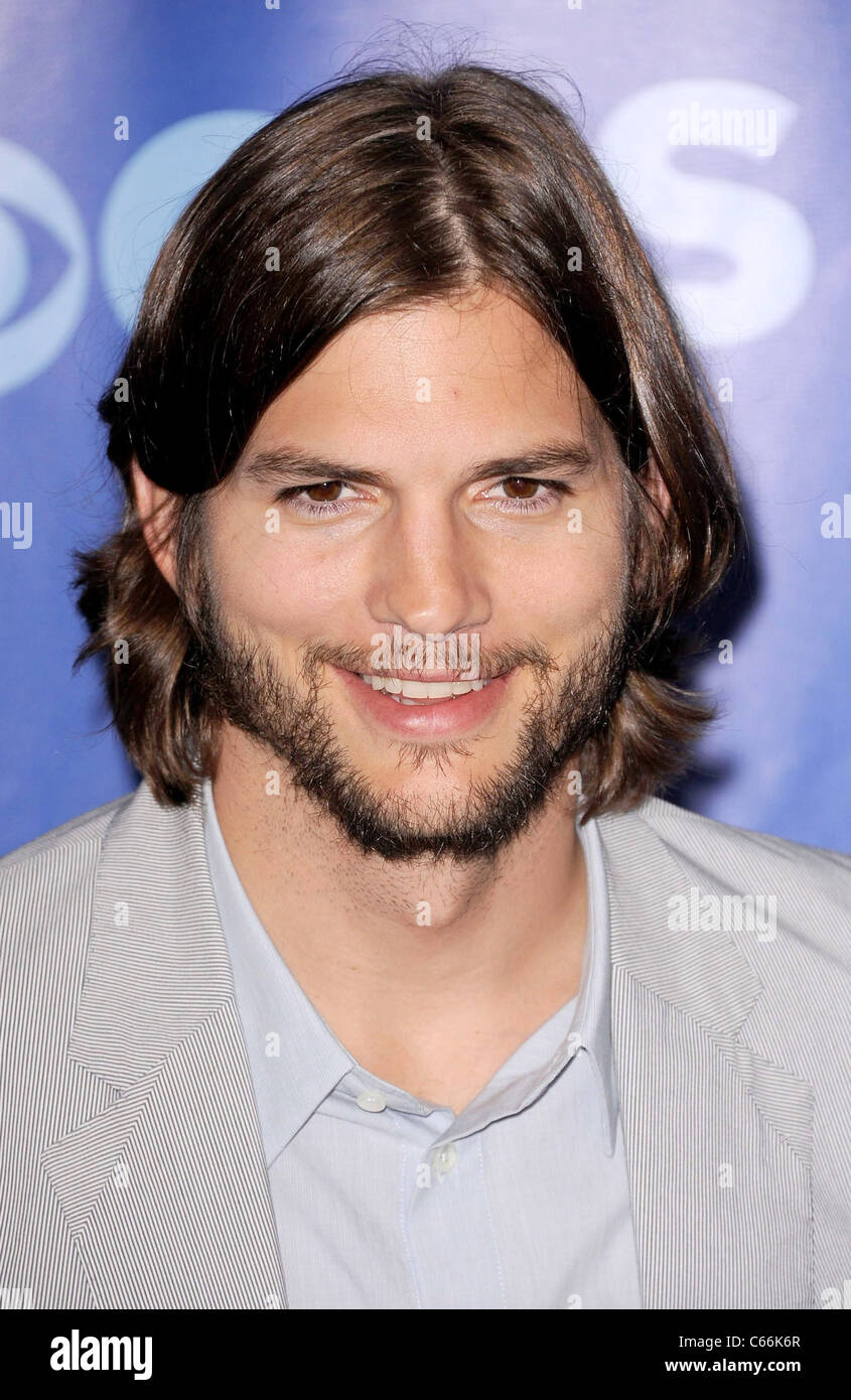 Ashton Kutcher at arrivals for CBS Upfront Presentation for Fall 2011 ...