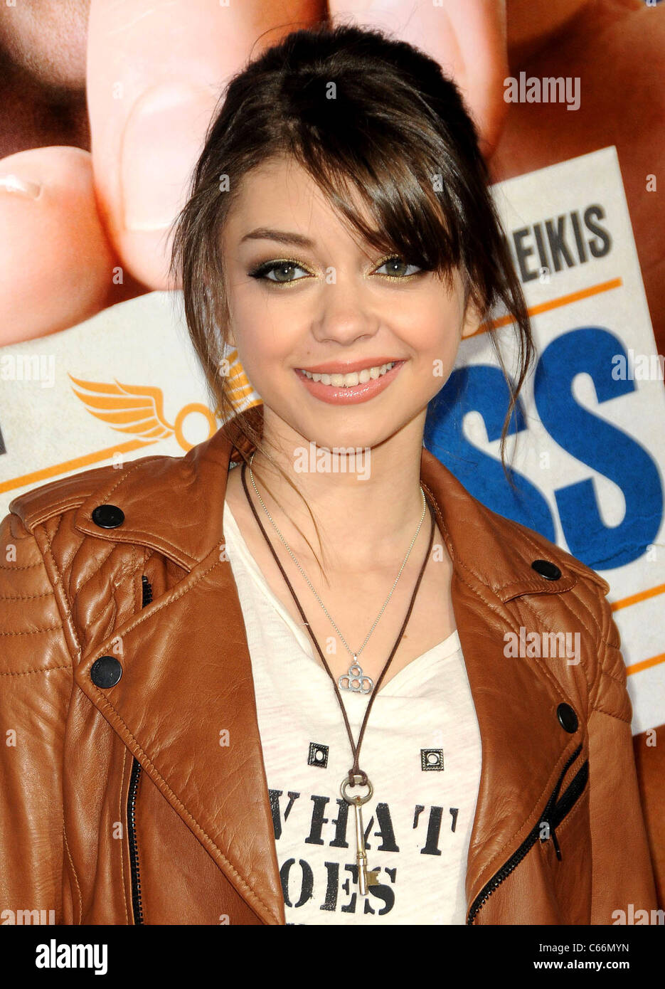 Sarah hyland arrivals hall pass hi-res stock photography and images - Alamy