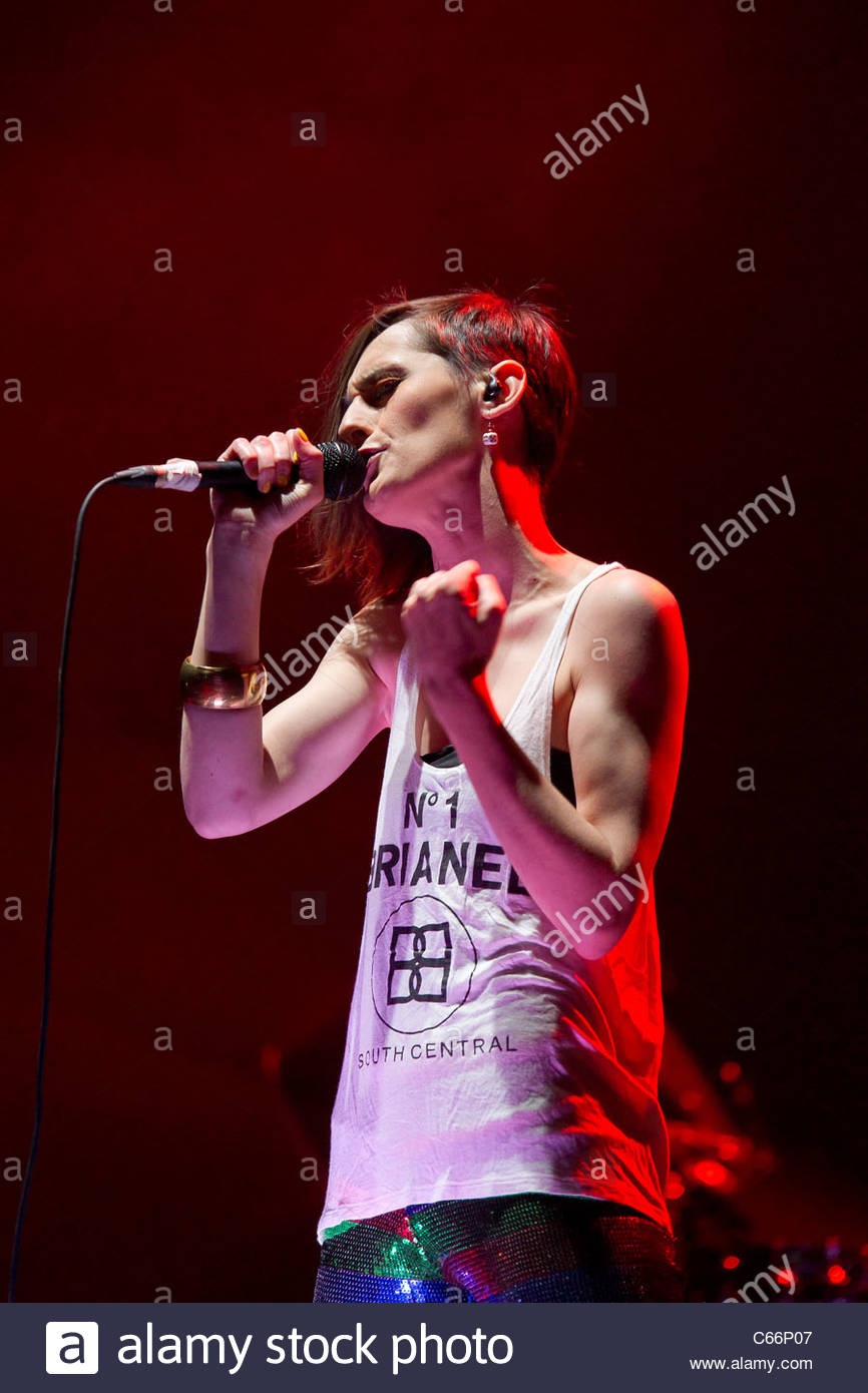Yelle Stock Photos & Yelle Stock Images - Alamy