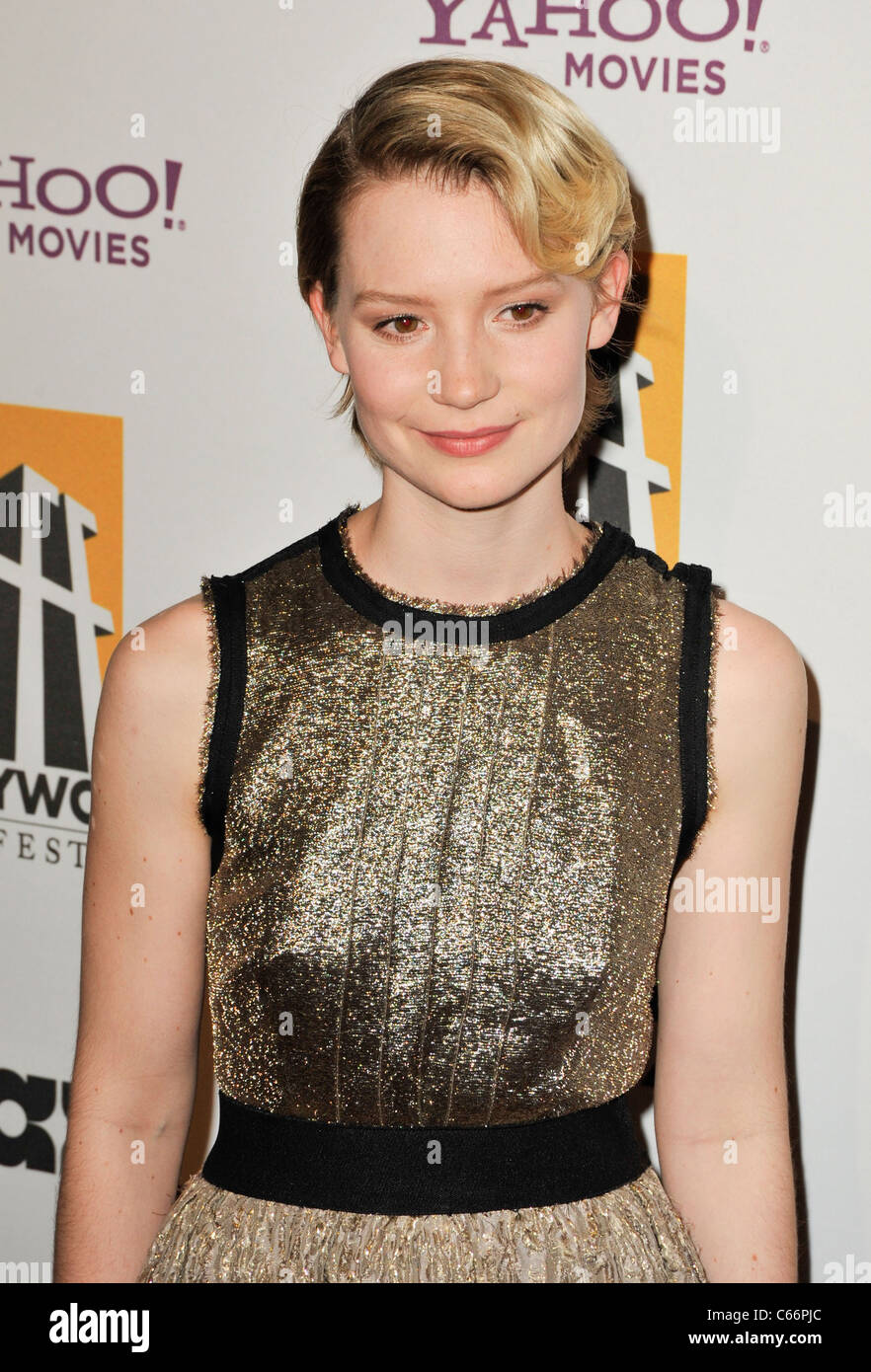 Mia wasikowska hollywood awards gala 2010 hi-res stock photography and images - Alamy