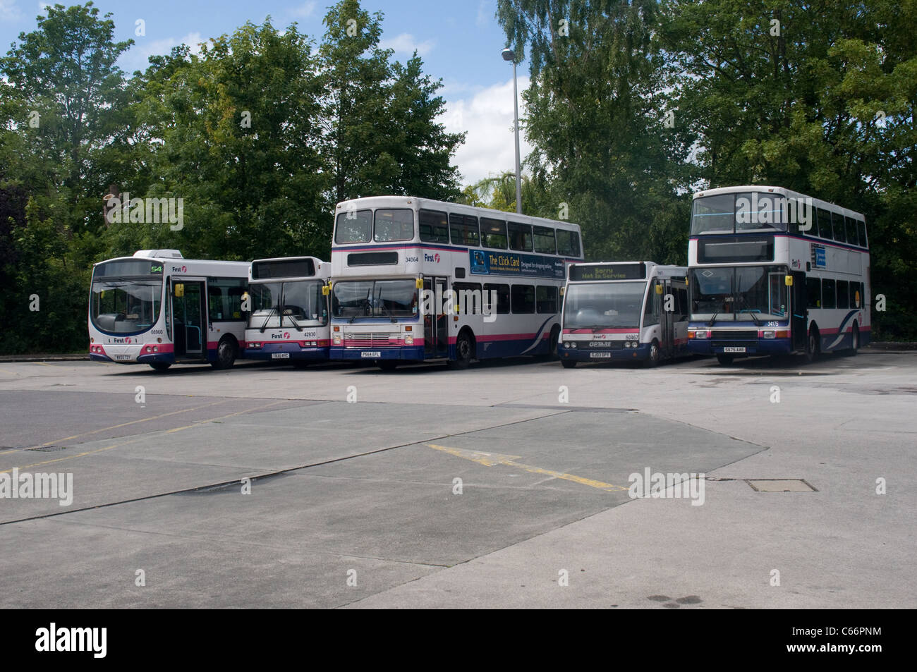 Single deck buses hi-res stock photography and images - Alamy