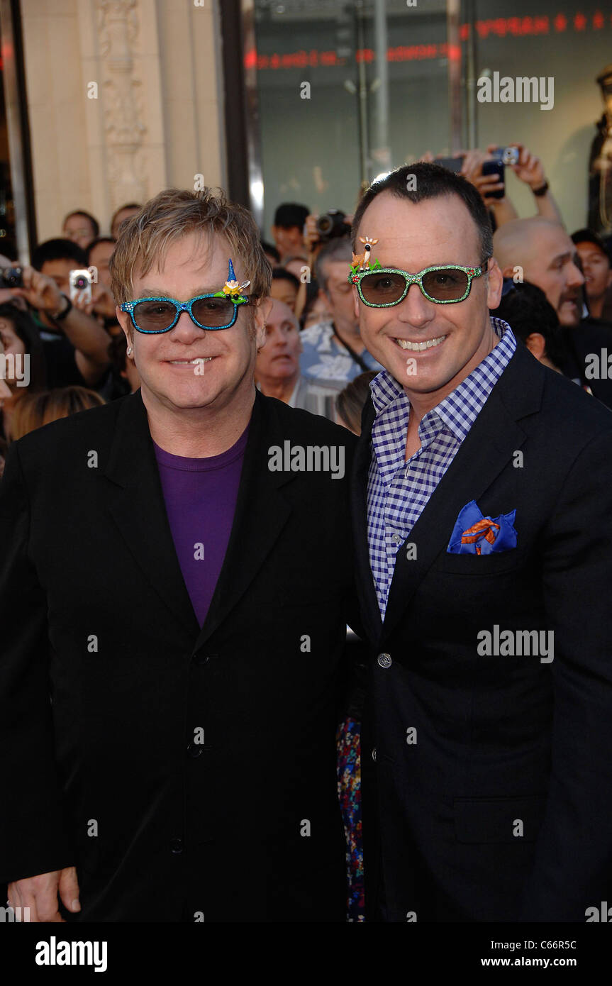 Elton john red glasses hi-res stock photography and images - Alamy
