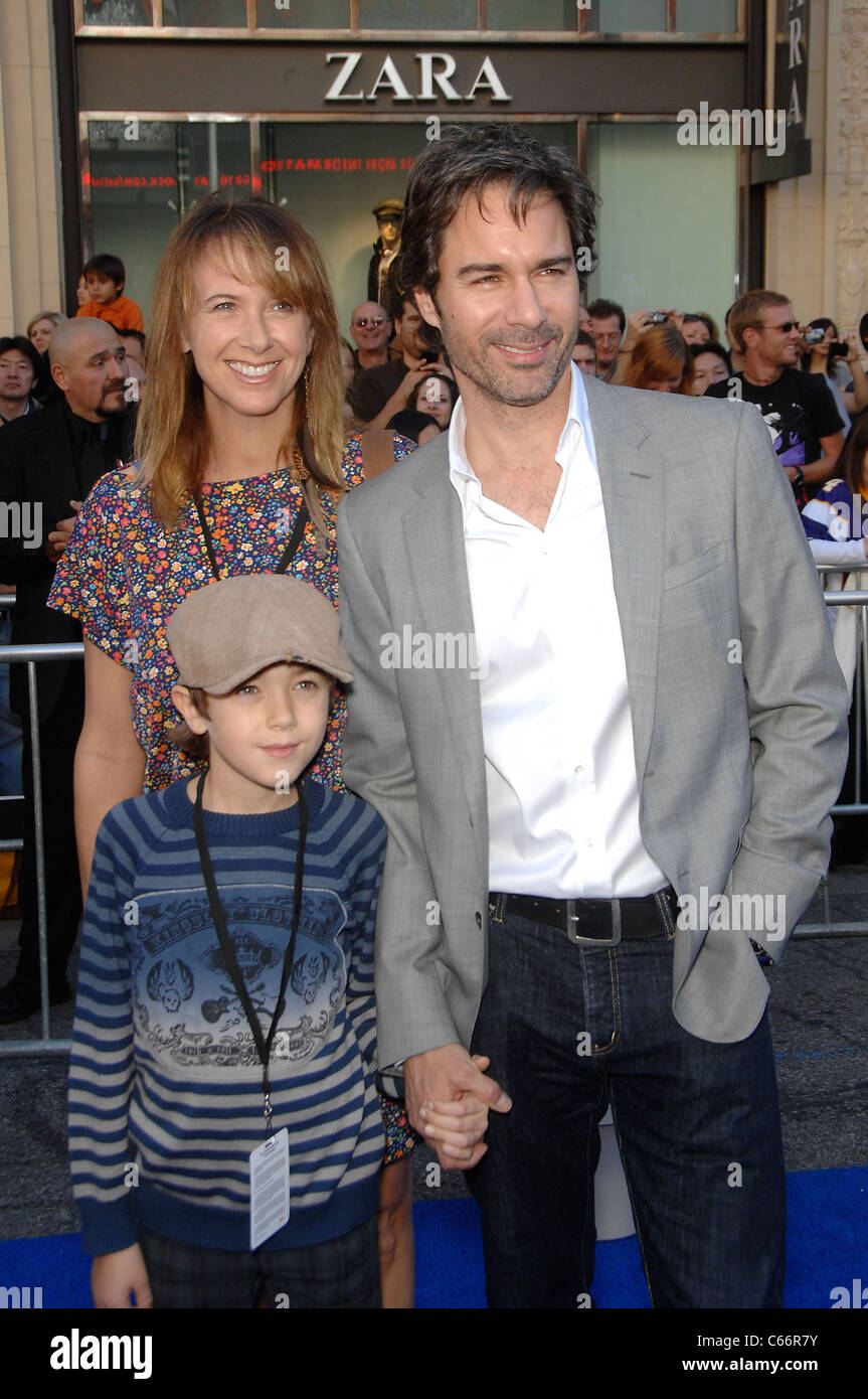 Eric mccormack and family hi-res stock photography and images - Alamy