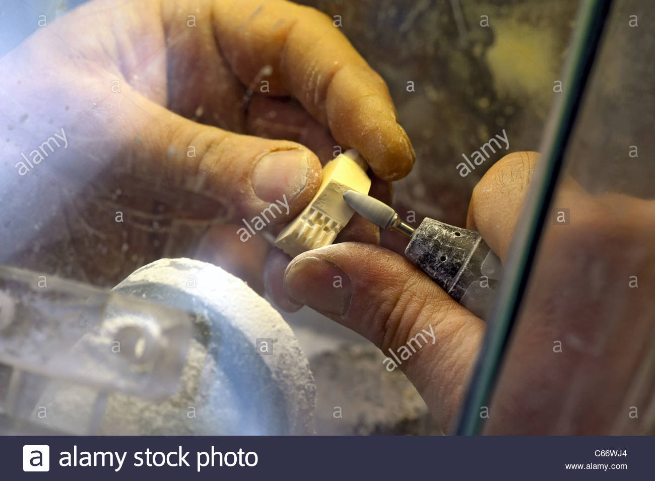 Teeth Grinding Stock Photos & Teeth Grinding Stock Images - Alamy