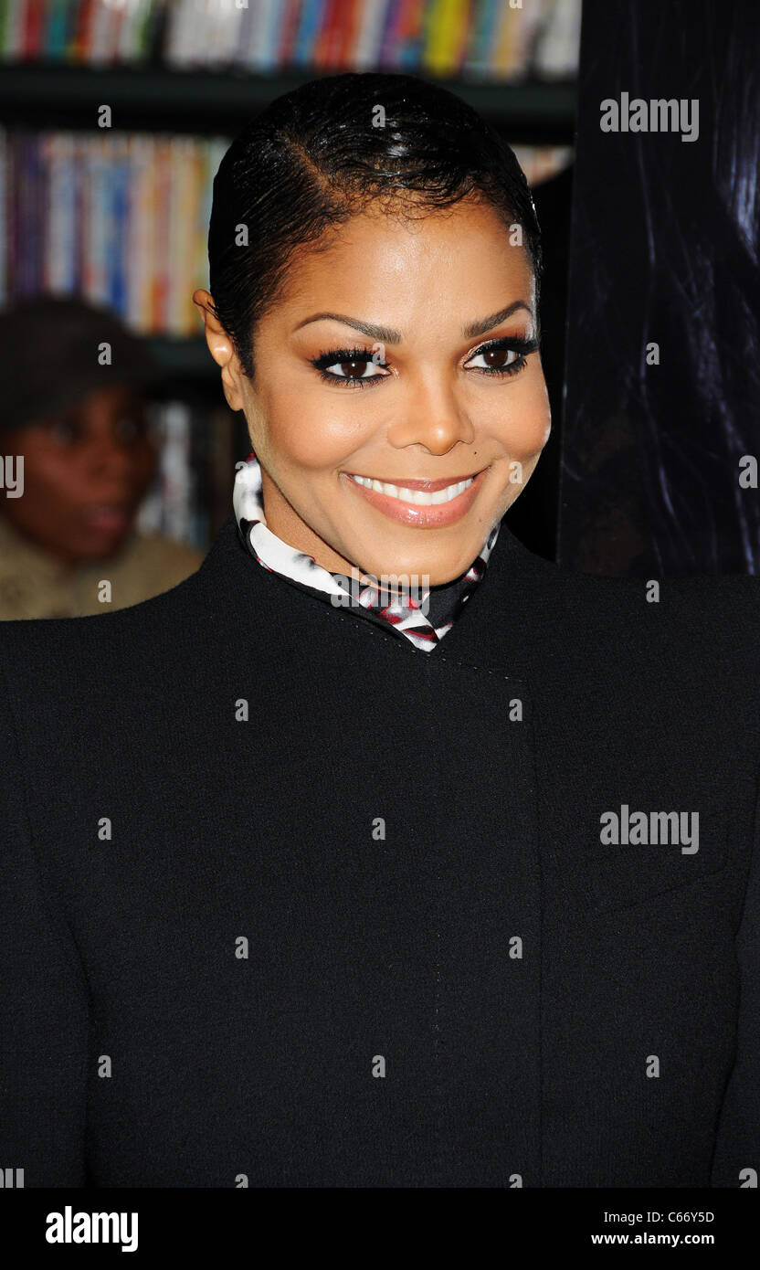 Janet Jackson at in-store appearance for Janet Jackson TRUE YOU: A ...