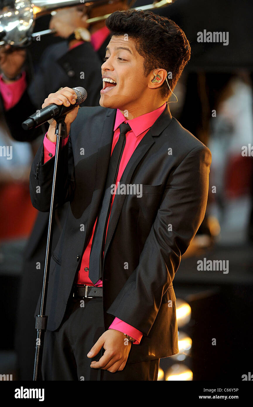 Nbc today show summer concert series with bruno mars hi-res stock ...