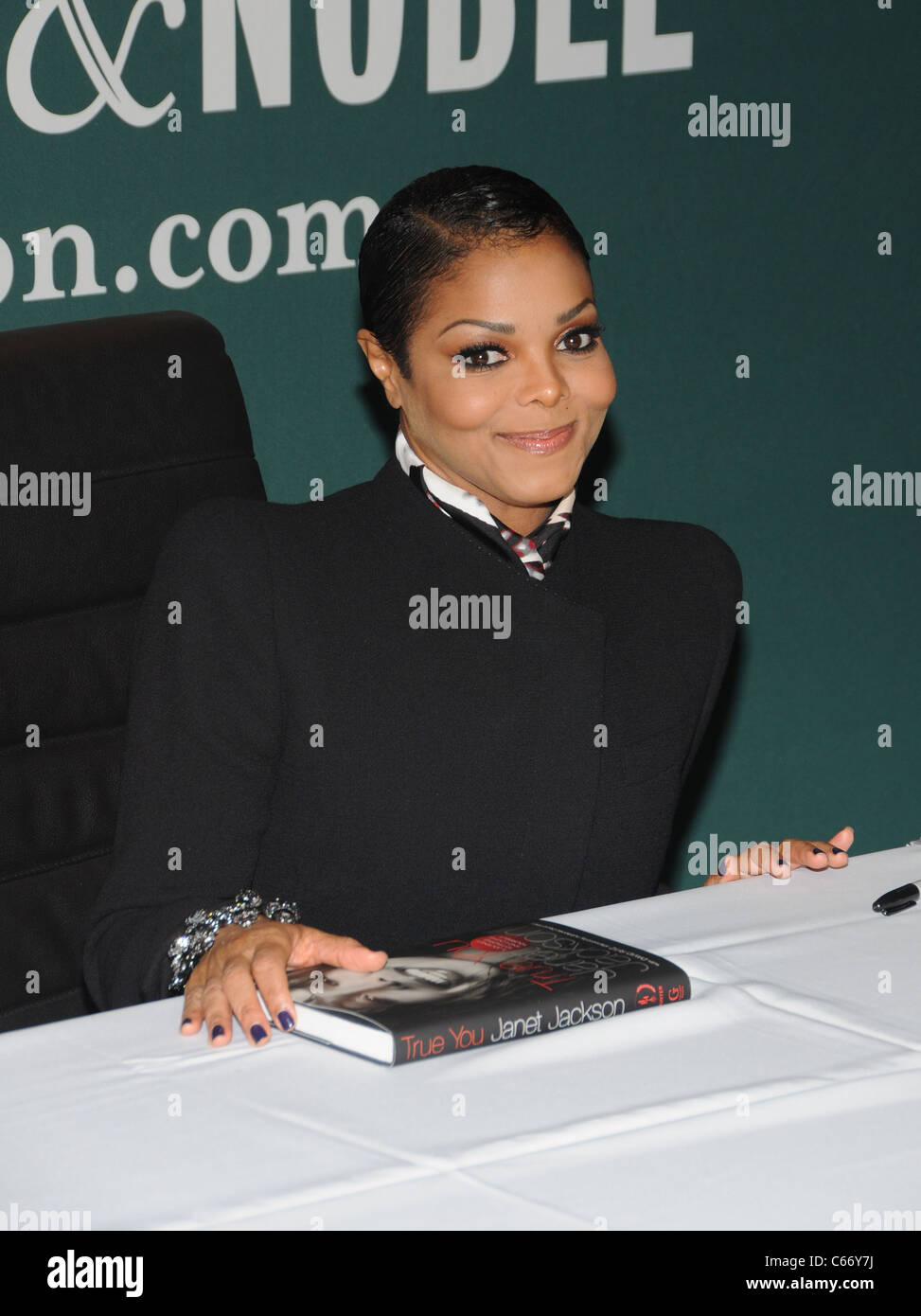 Janet Jackson at in-store appearance for Janet Jackson TRUE YOU: A ...