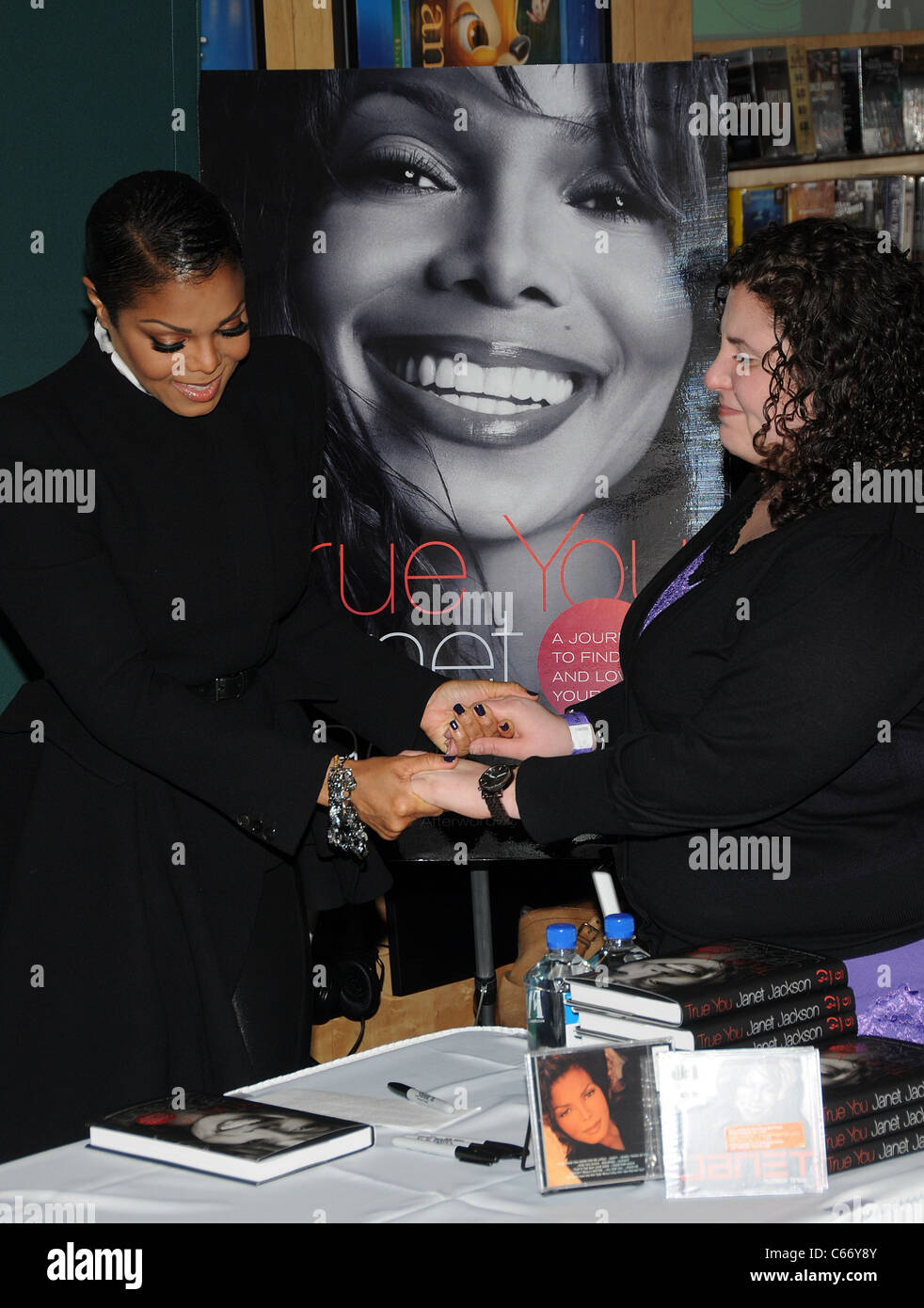 Janet Jackson at in-store appearance for Janet Jackson TRUE YOU: A ...