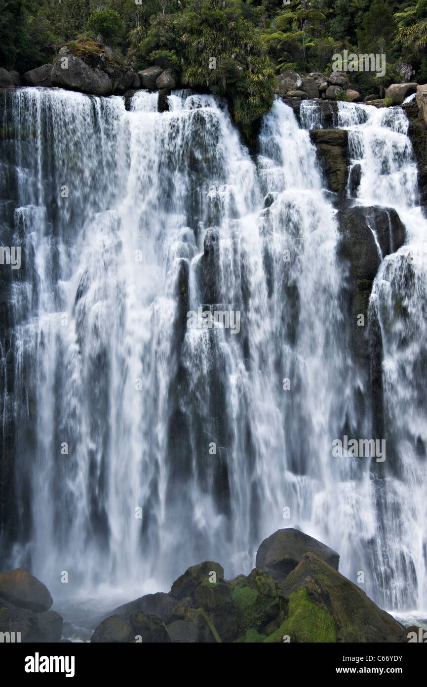 Marokopa falls walk hi-res stock photography and images - Alamy