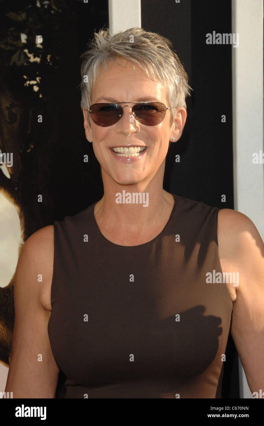 Jamie Lee Curtis at arrivals for FLIPPED Premiere, Arclight Cinerama ...