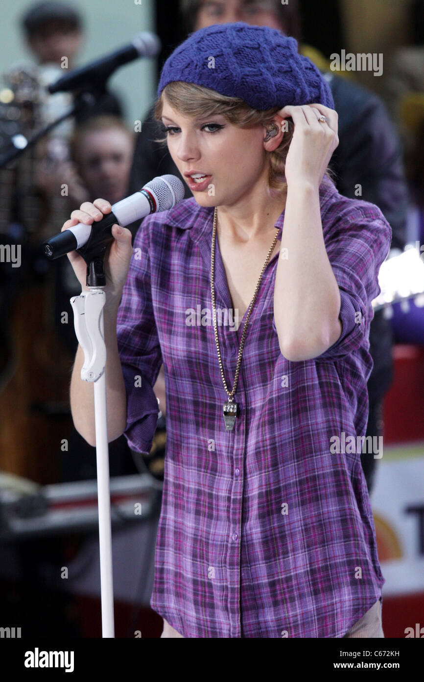 Taylor swift talk show hi-res stock photography and images - Alamy