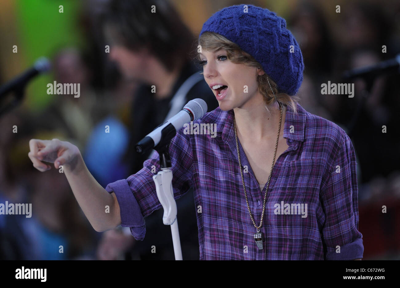 Taylor swift talk show hi-res stock photography and images - Alamy