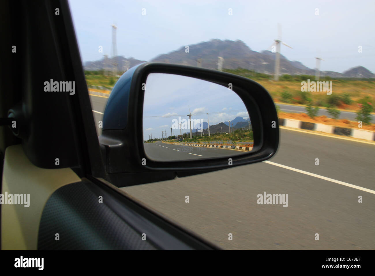 Blue object moving hi-res stock photography and images - Alamy