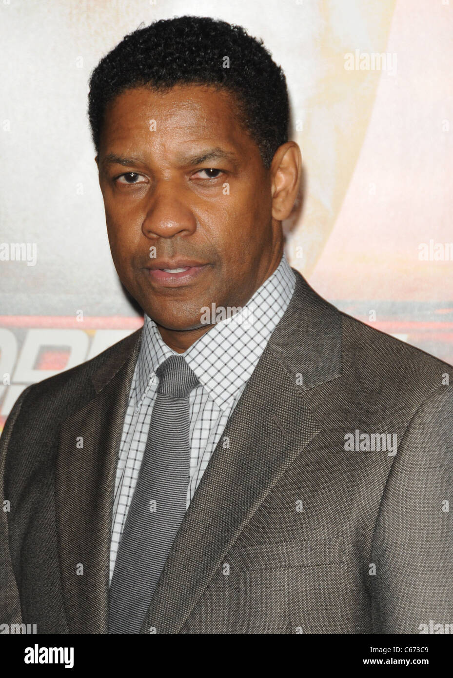 Denzel Washinton at arrivals for UNSTOPPABLE Premiere, Regency Village ...