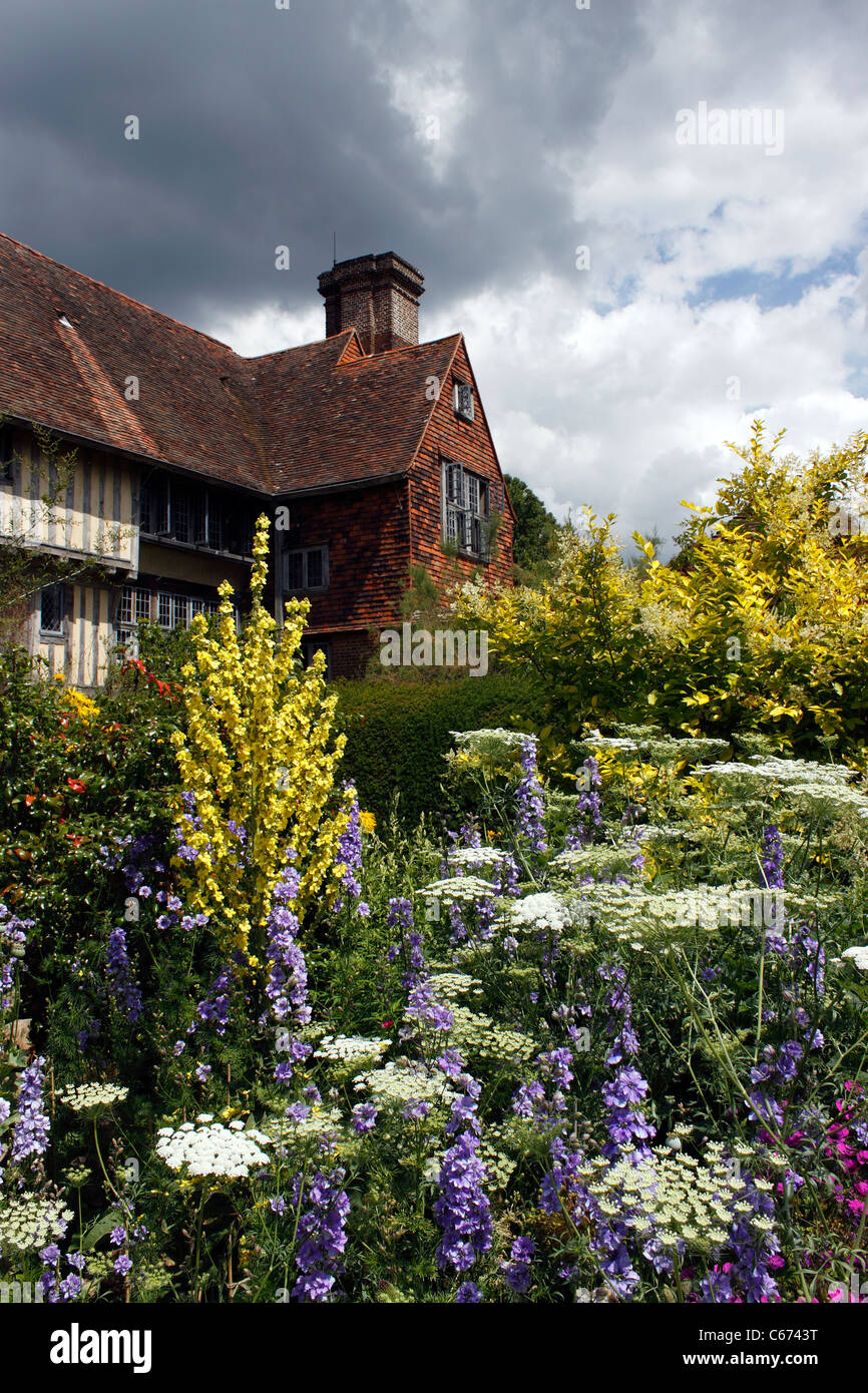 Summer borders hi-res stock photography and images - Alamy