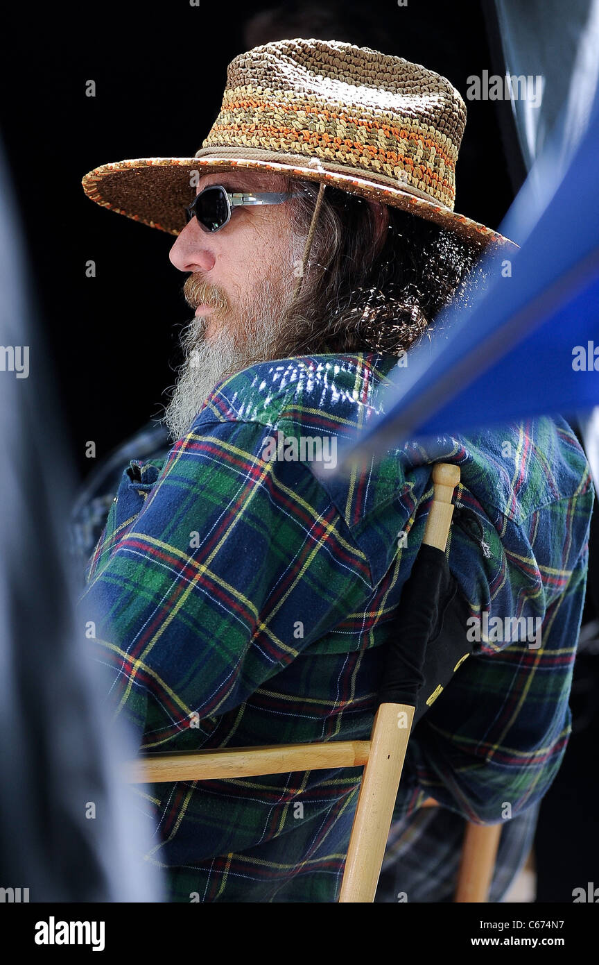 Larry Charles, directs a scene at the 'Curb Your Enthusiasm' movie set ...