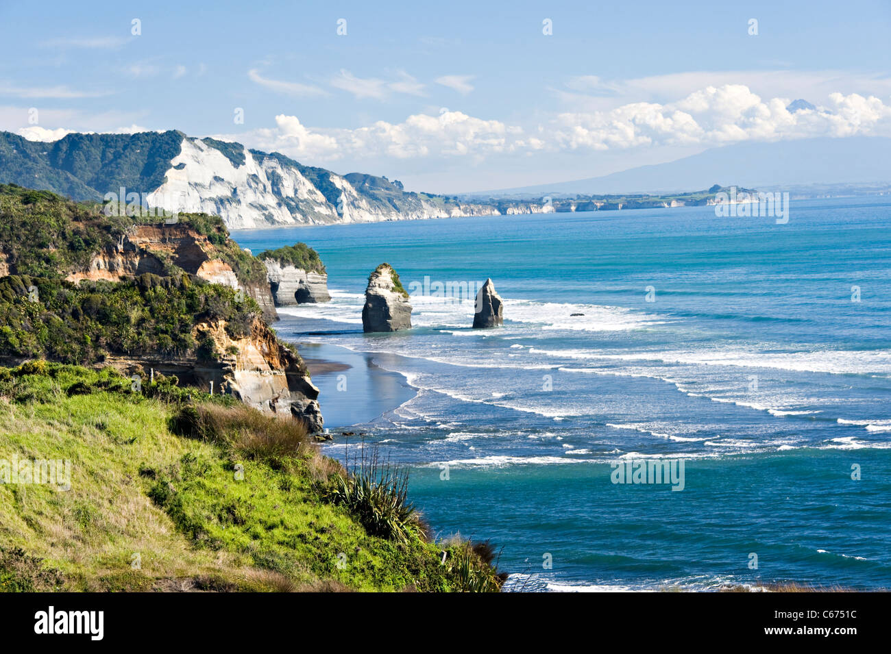 The Beautiful White Cliffs and Three Sisters Stacks Tasman Sea North ...