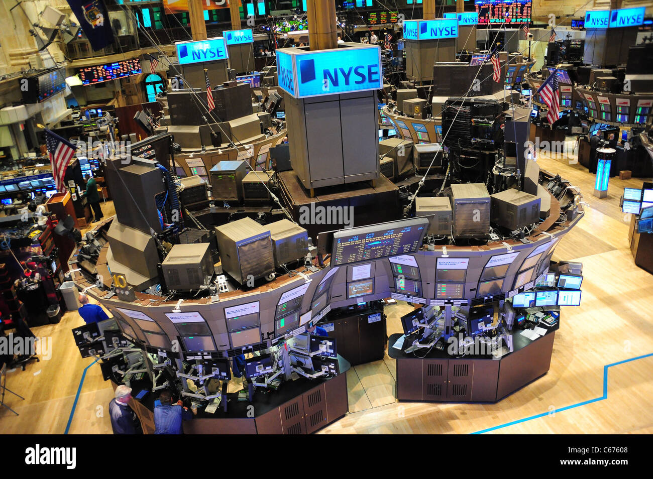 Overview of the floor at the NY Stock Exchange at a public appearance ...
