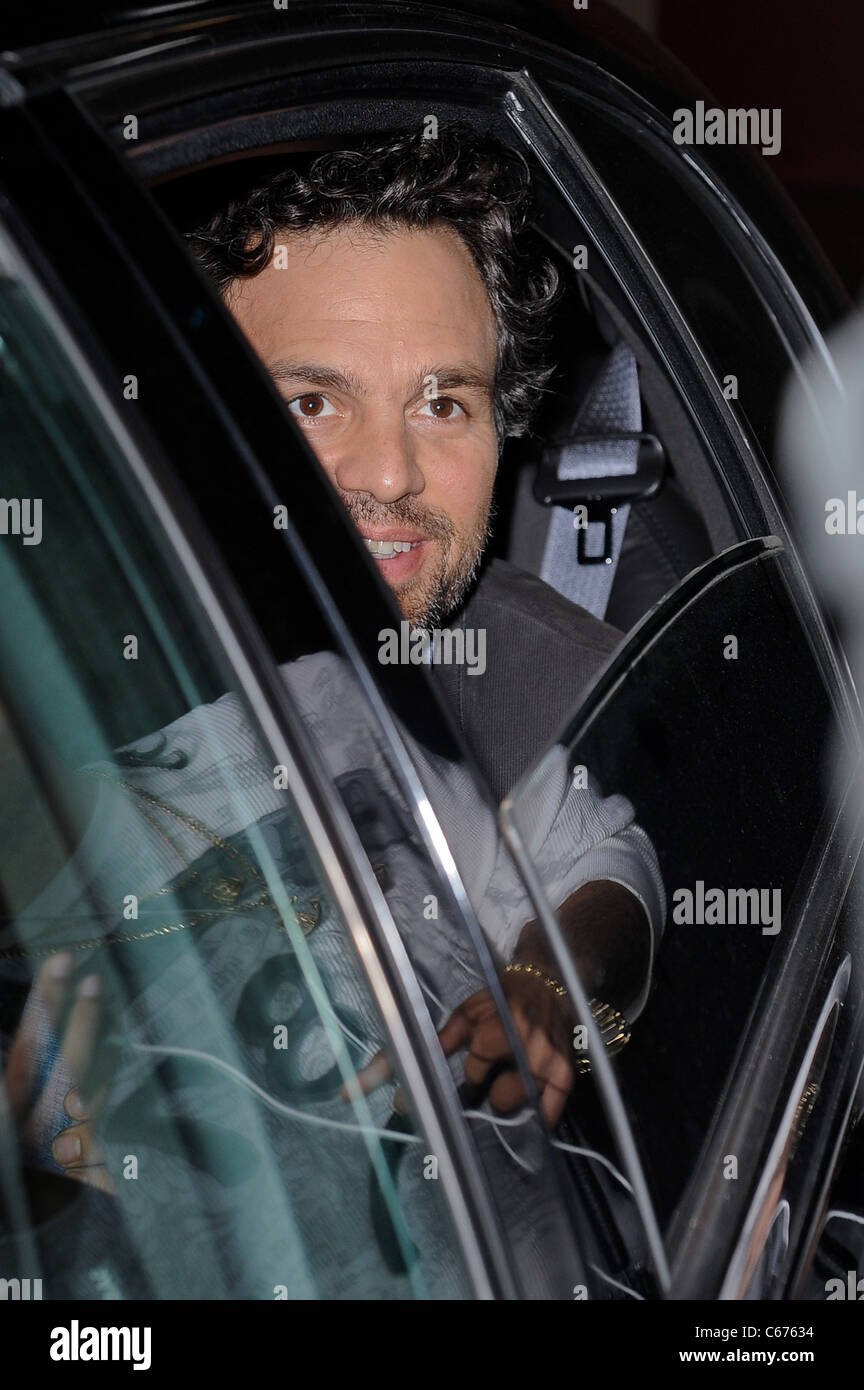 Mark Ruffalo, leaves "Live With Regis And Kelly" at the ABC Lincoln ...