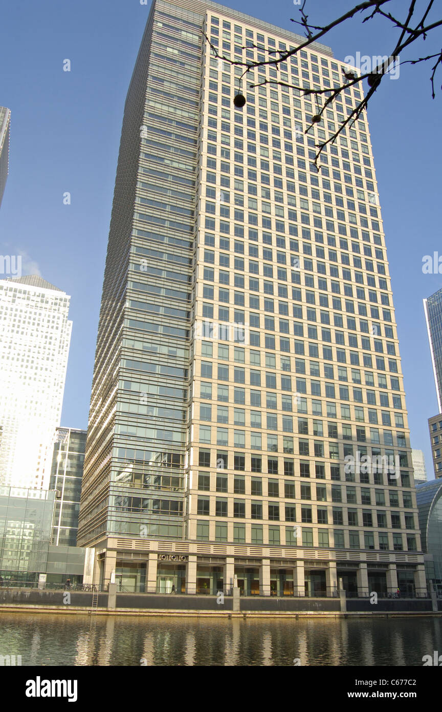 Waterfront office building at Canary Wharf in London, England Stock ...