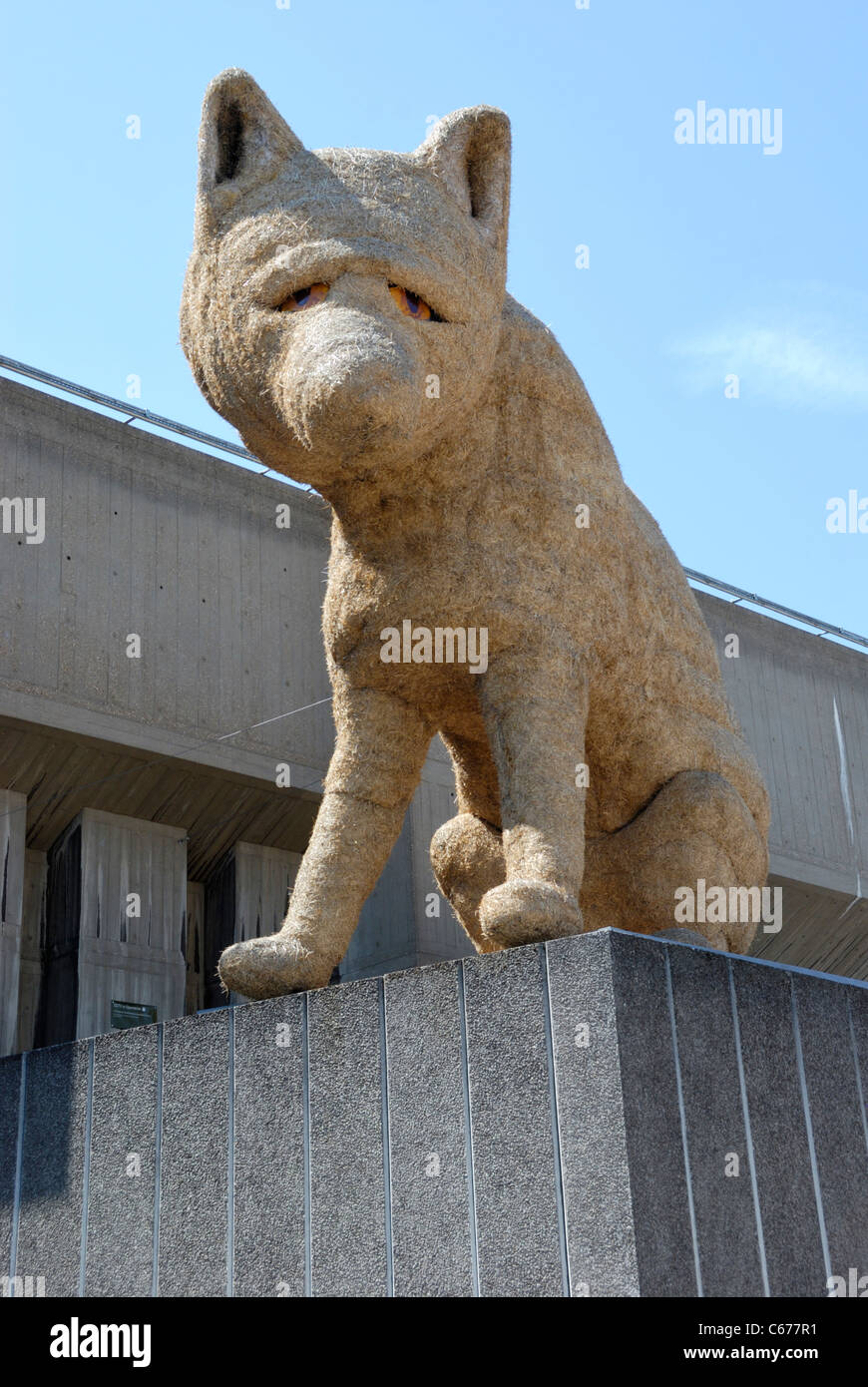 Fox sculpture hi-res stock photography and images - Alamy
