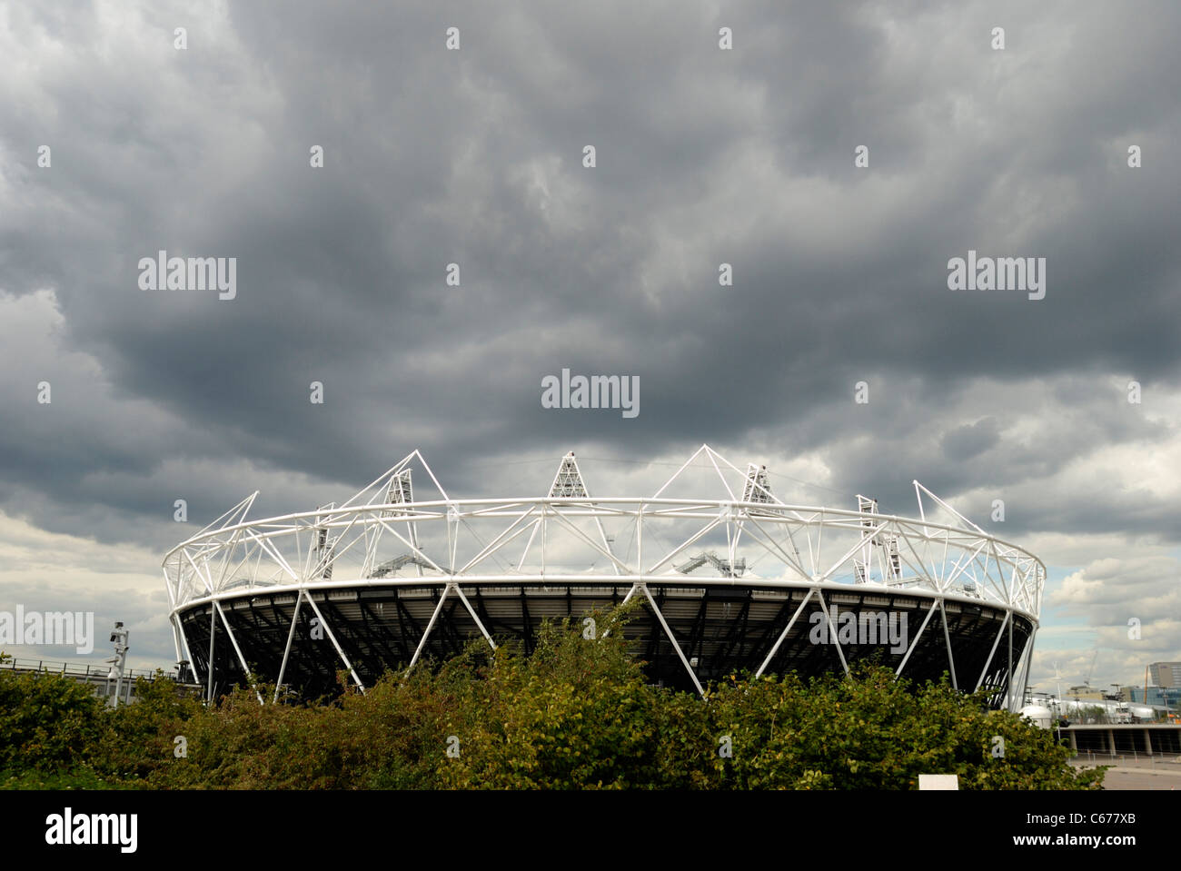 Dark stadium hi-res stock photography and images - Alamy