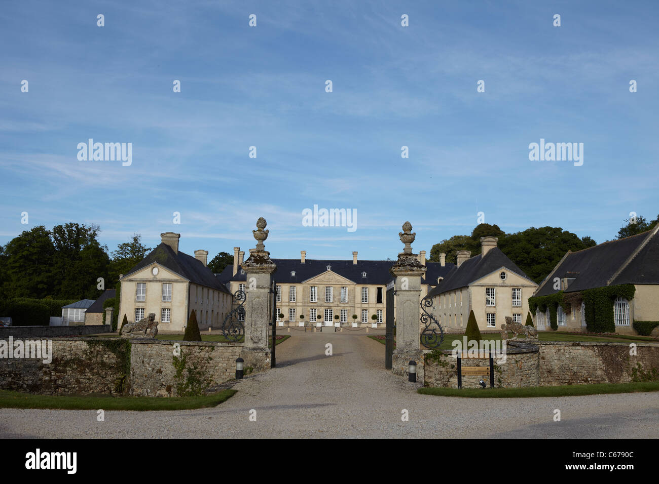 Chateau de relais hi-res stock photography and images - Alamy