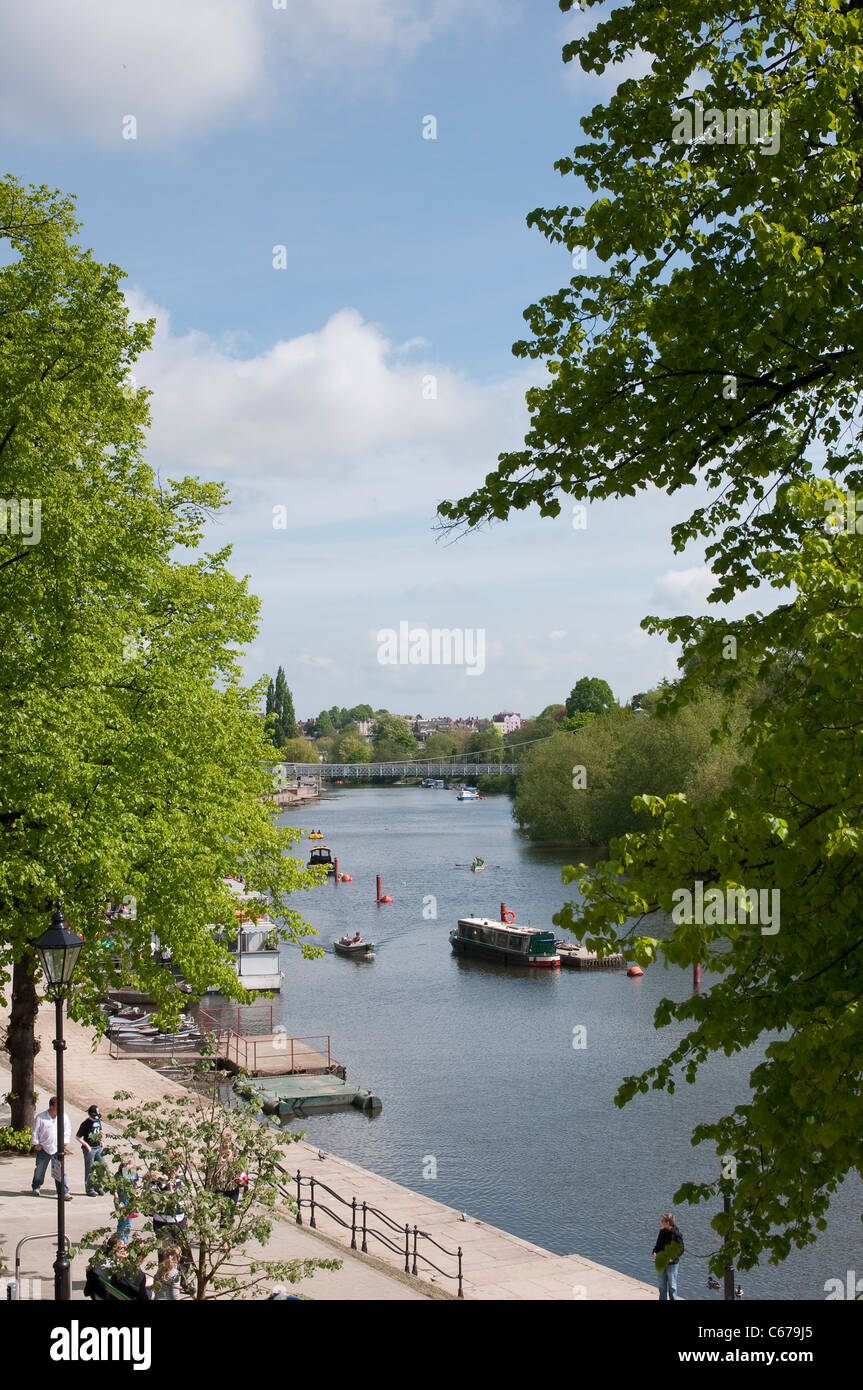 View of the beautiful River Dee in the city of Chester, Cheshire ...