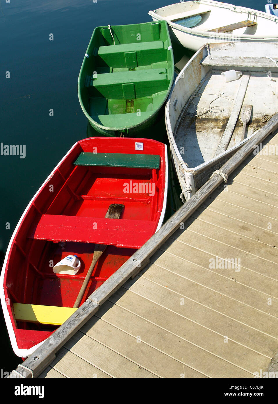 Row of dinghies hi-res stock photography and images - Alamy