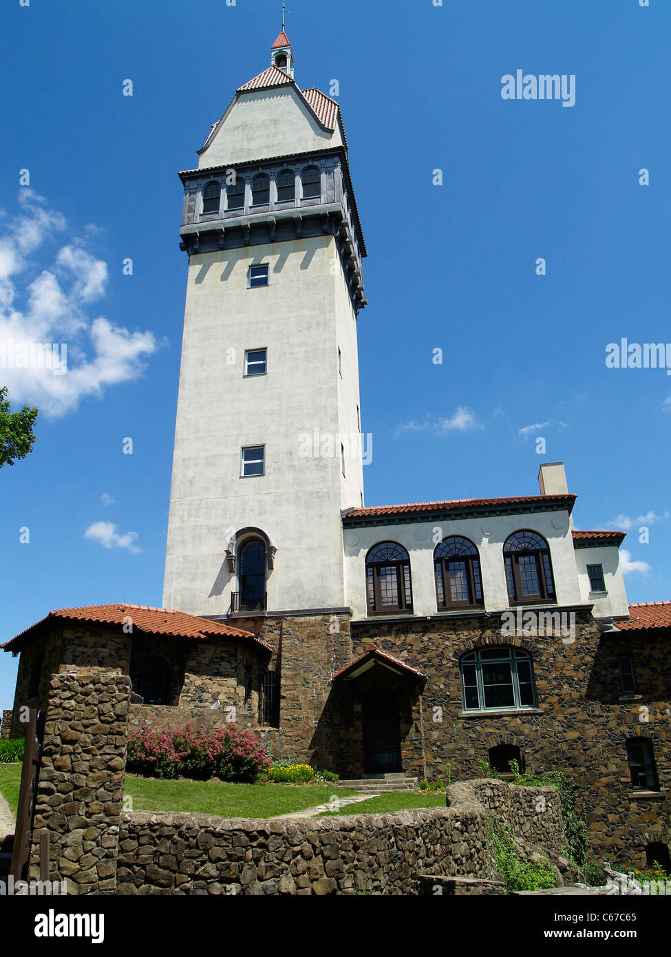 Heublein Tower, Talcott Mountain State Park, Connecticut Stock Photo ...