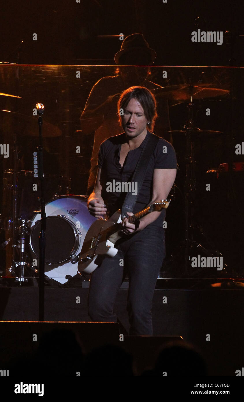 Keith urban performing hi-res stock photography and images - Alamy