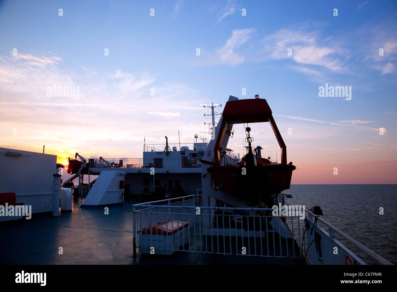 Ship deck, board view. Ocean, sea at sunset Stock Photo - Alamy