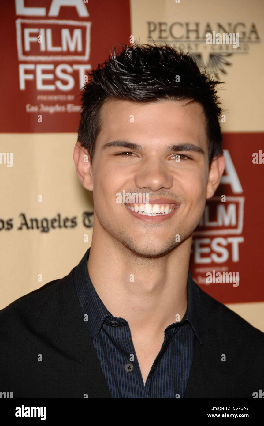 Taylor lautner film hi-res stock photography and images - Alamy