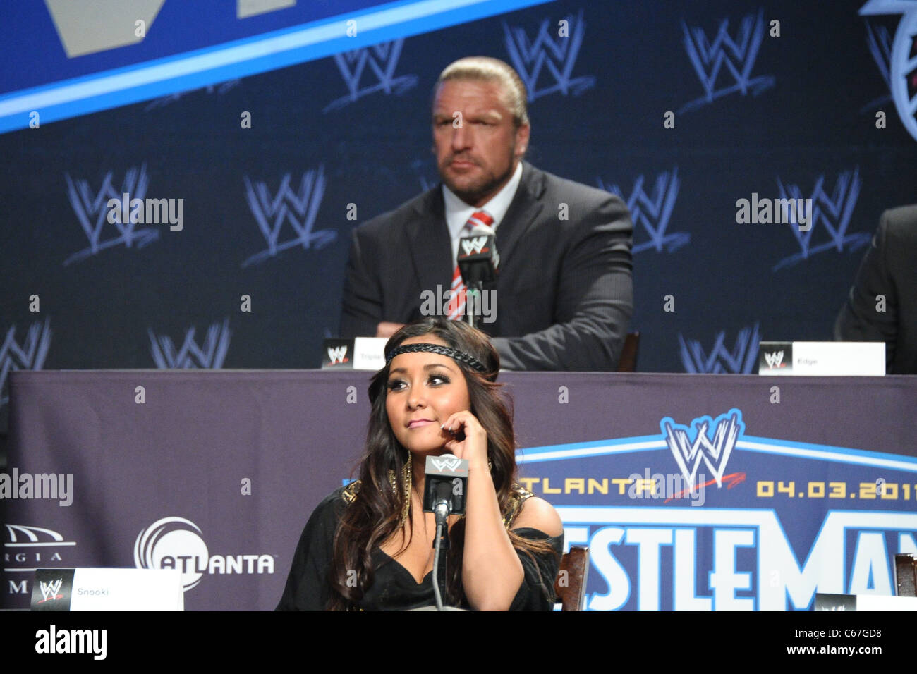 Nicole Snooki Polizzi, Triple H in attendance for WRESTLEMANIA XXVII ...