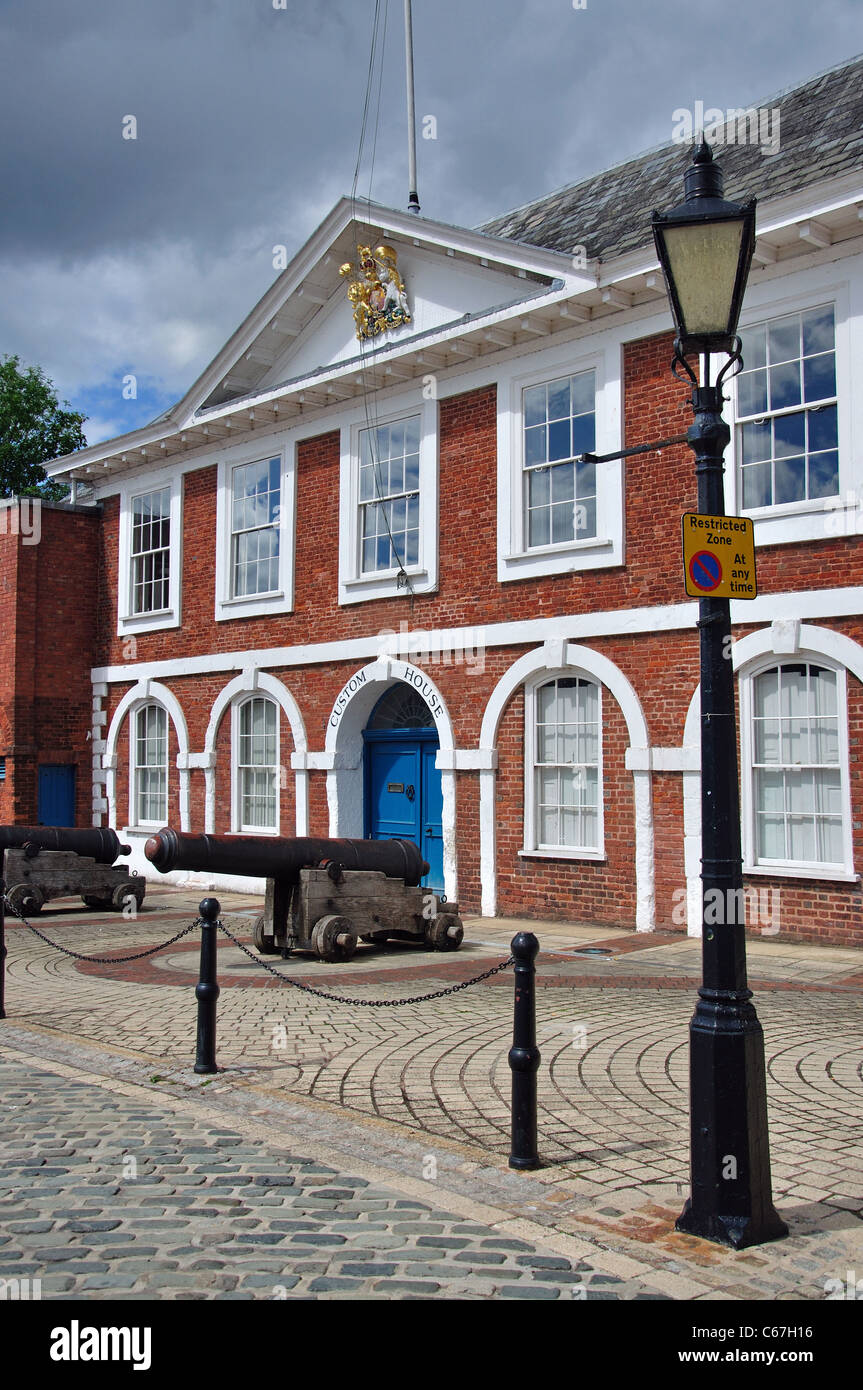 17th century Custom House, Exeter Historic Quayside, Exeter, Devon ...