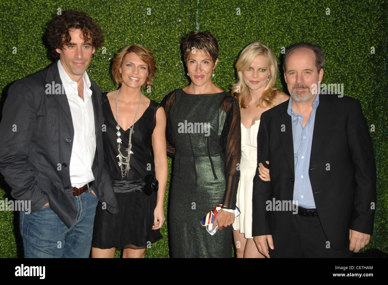 Episodes cast hi-res stock photography and images - Alamy