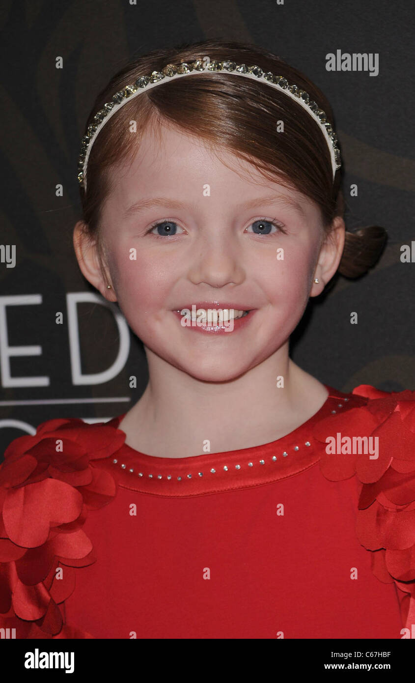 Kristin callahan everett collection portrait smiling red carpet eyes hi ...