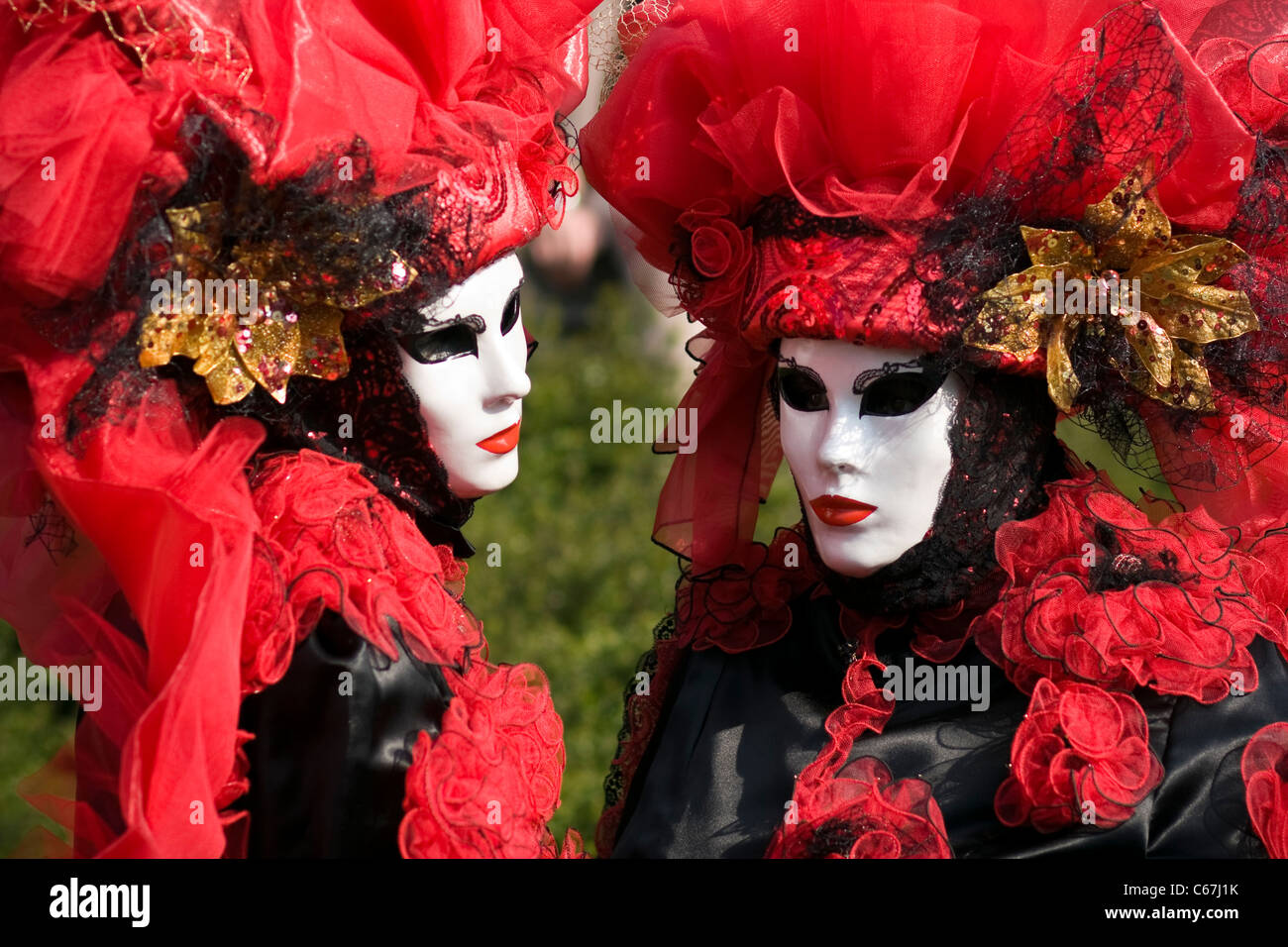 Street performers in venice hi-res stock photography and images - Alamy
