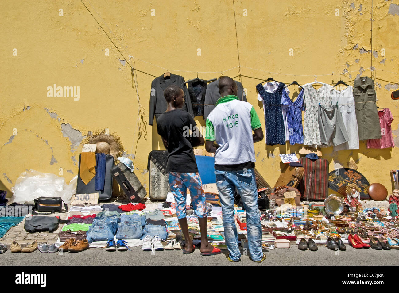 Men hanging out lisbon hi-res stock photography and images - Alamy