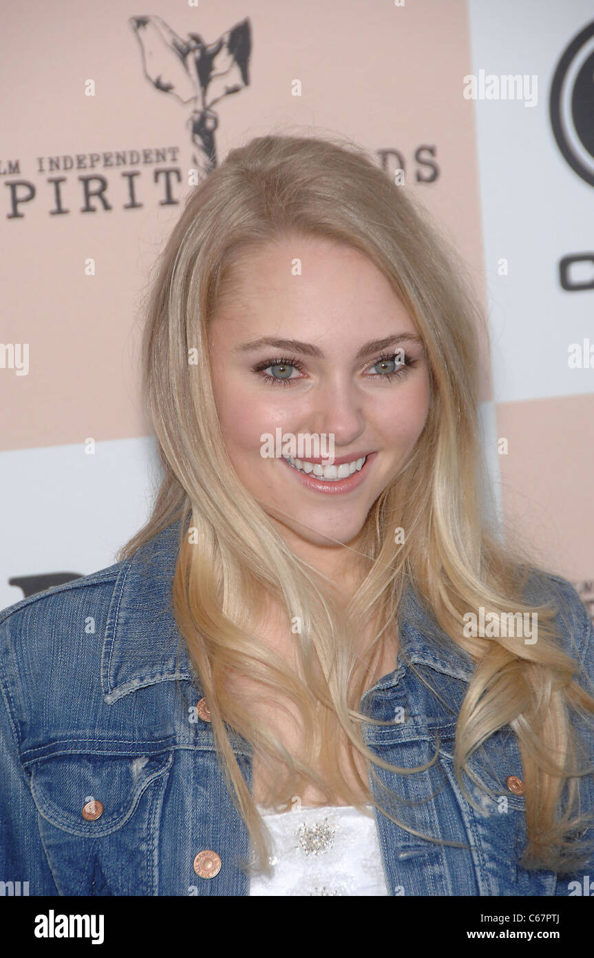 AnnaSophia Robb at arrivals for 2011 Film Independent Spirit Awards ...