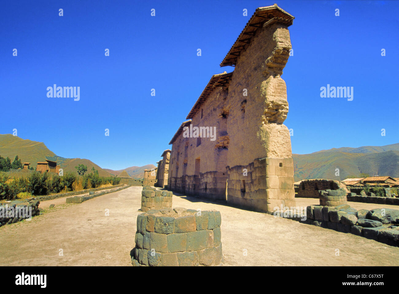 Raqchi (temple of) Wiracocha, Peru Stock Photo - Alamy