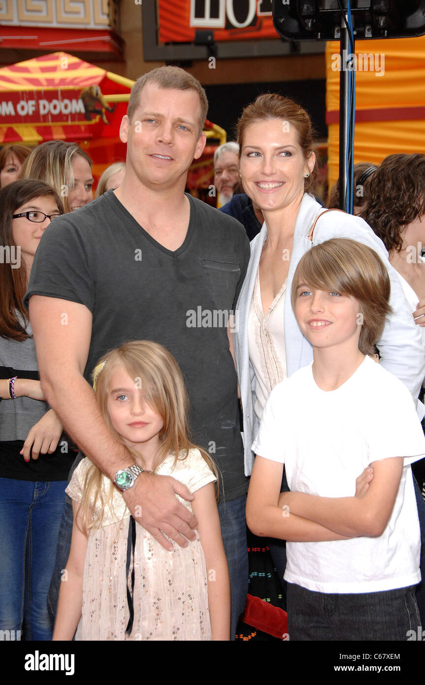 Tim Griffin at arrivals for KUNG FU PANDA 2 Premiere, Grauman's Chinese ...